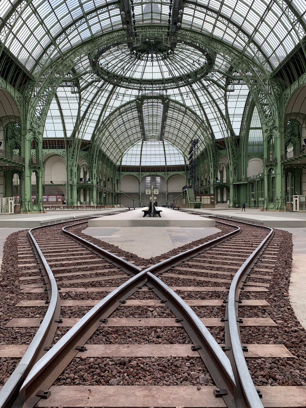 CHANEL - Le train — Atelier Devineau